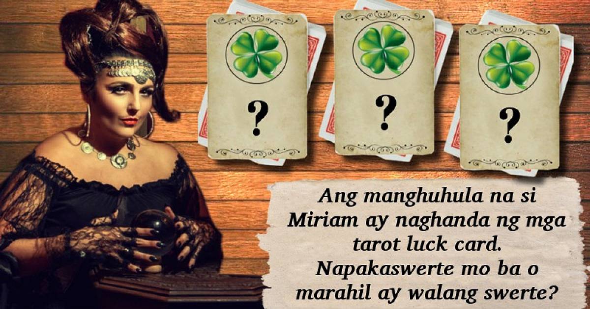 Ang manghuhula na si Miriam ay naghanda ng mga tarot luck card ...